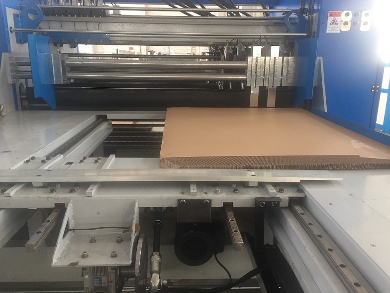 Automatic Honeycomb panel slitting machine use for pallet from China ...